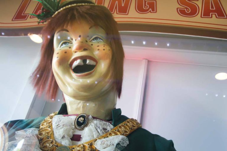 Laffing Sal Jollies Things Up at the Boardwalk - Santa Cruz Beach ...